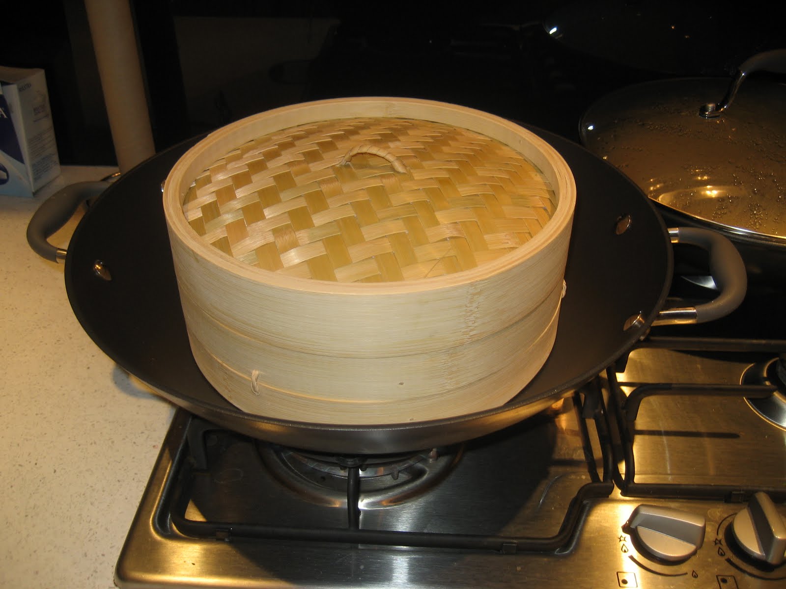 How to Cook With a Wok – Malvado Con Queso